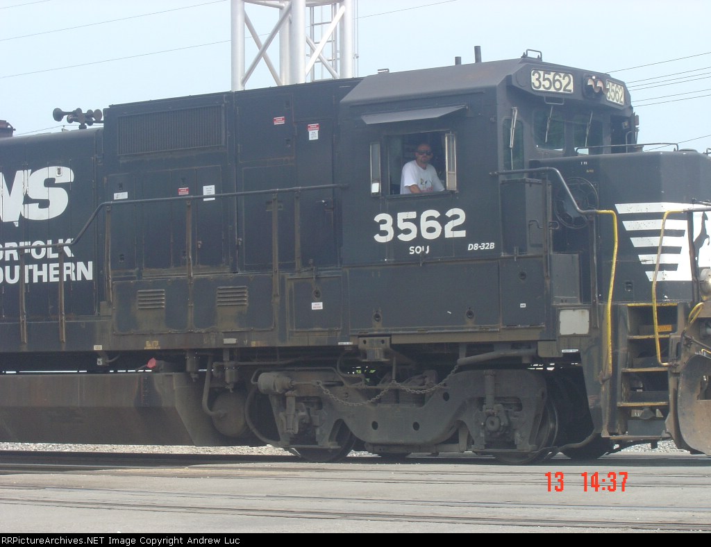 NS 17K hey smile your on camera